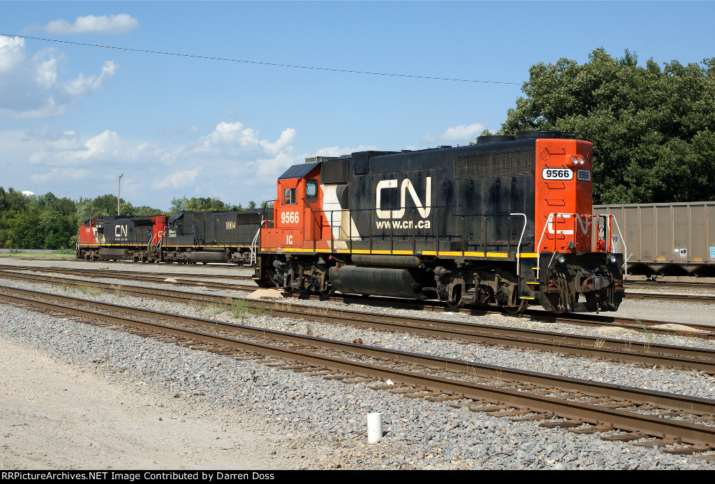 IC 9566 and coal train